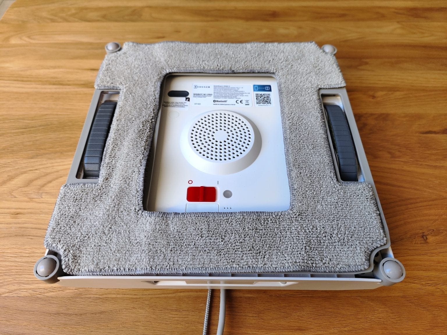 ECOVACS WINBOT W1 Pro Review - the window cleaning robot really makes ...